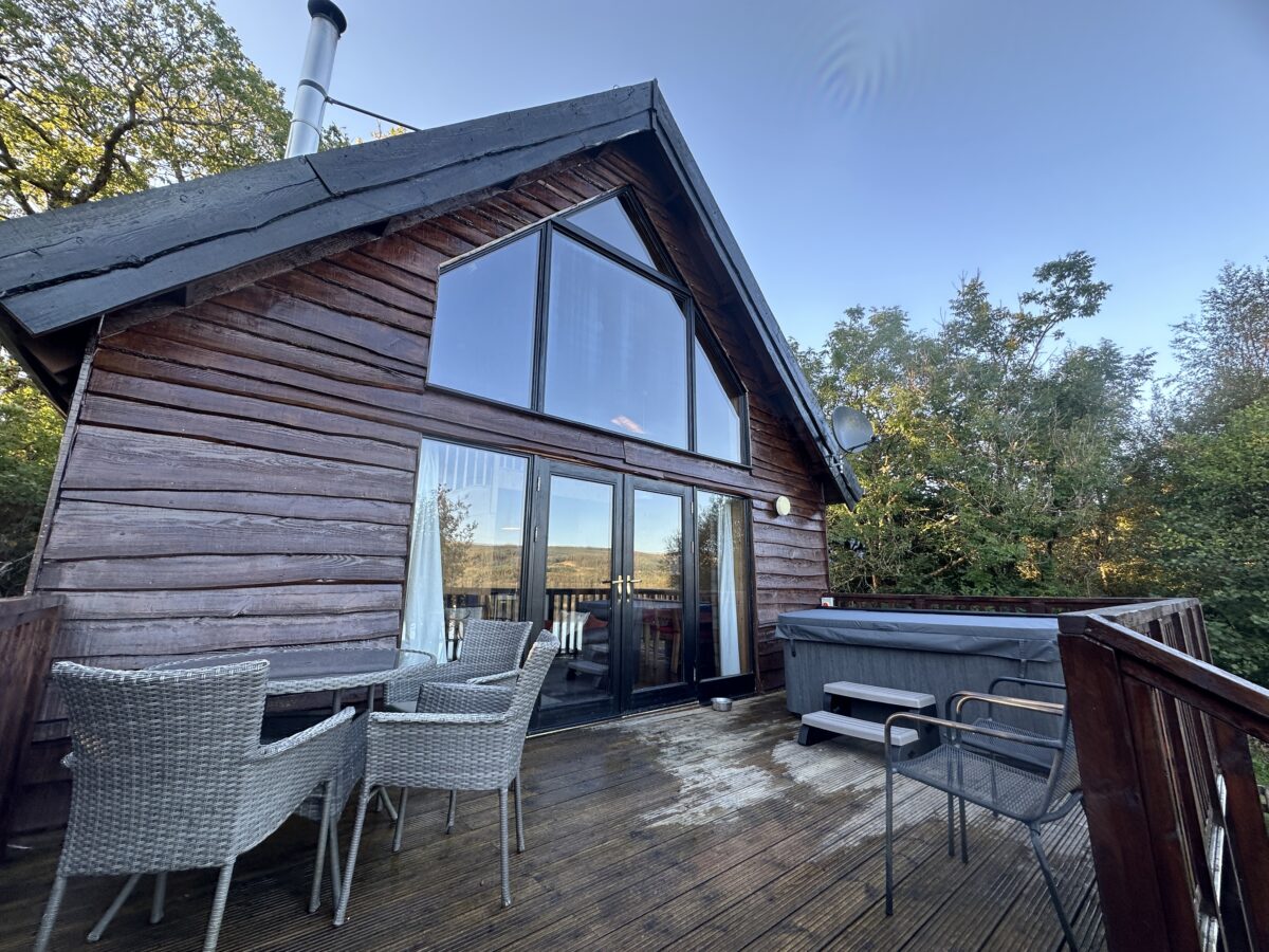 Lochside Lodge - LOG CABIN SCOTLAND